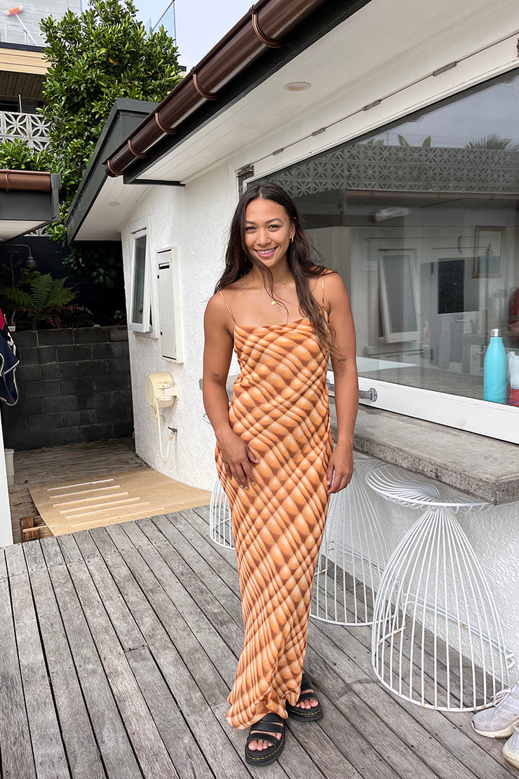 Maxis Dresses for hire – The Borrowed Collective NZ